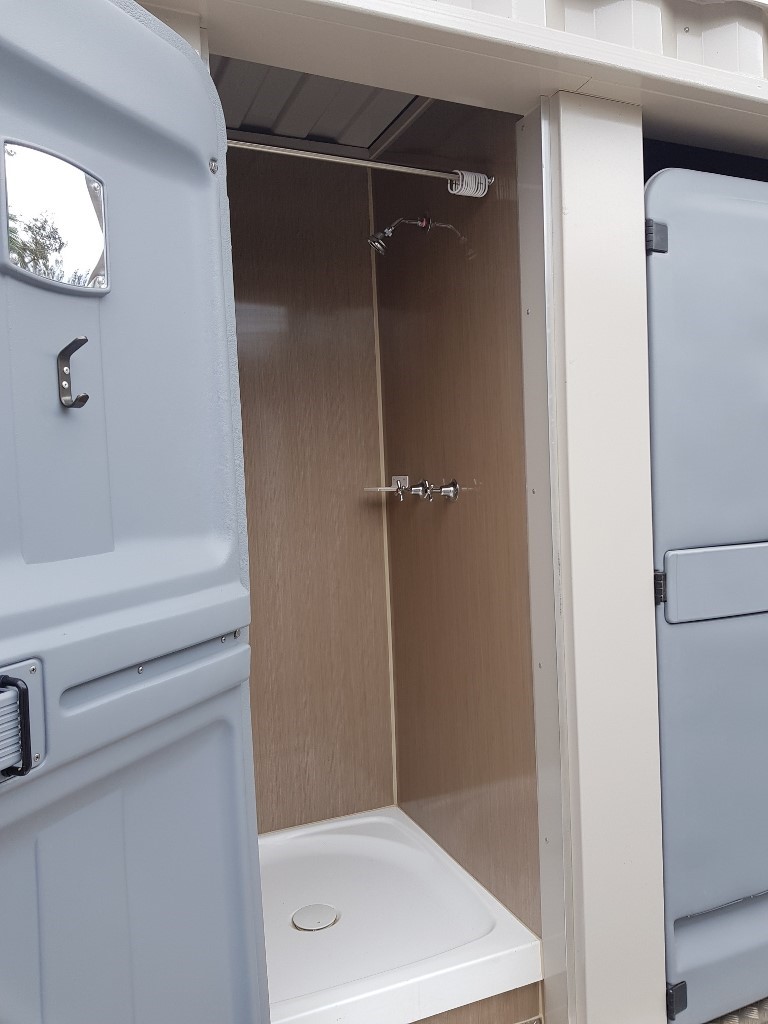 Shower Blocks (6 head) - Norquip Hire NQ Pty Ltd