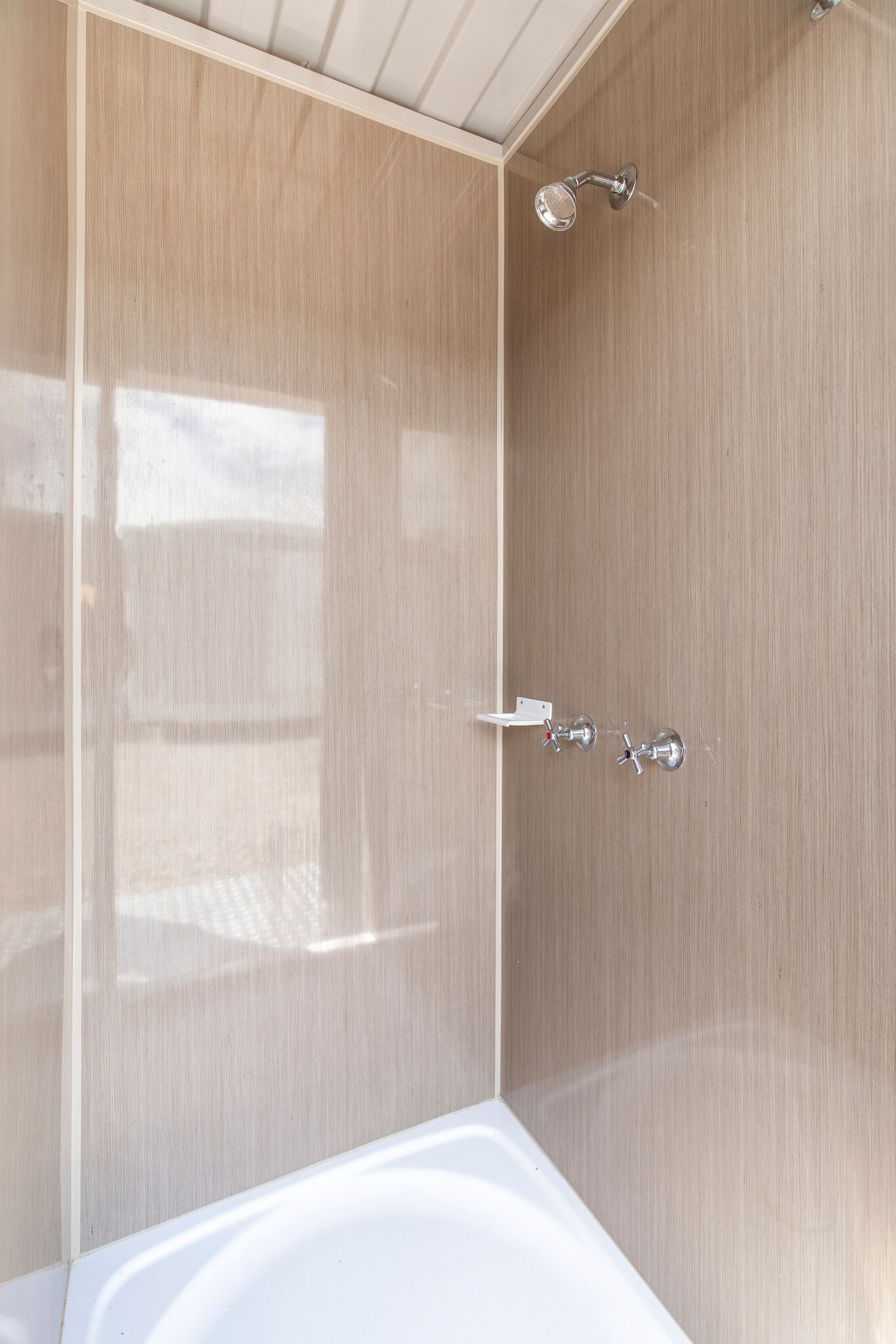 Shower Blocks (6 head) - Norquip Hire NQ Pty Ltd